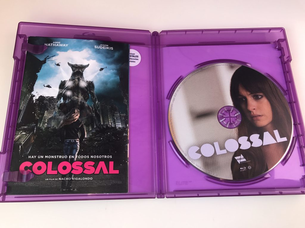 Colossal, de Nacho Vigalondo, en Blu-ray con funda y postales – Doble ...