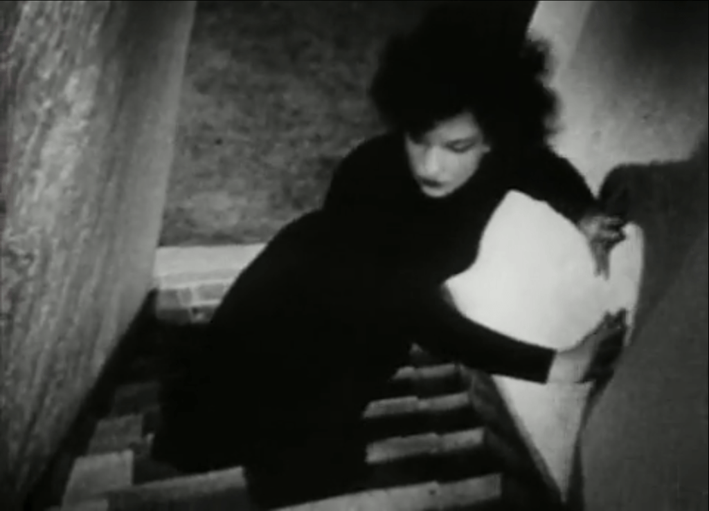 Crítica de Meshes of the Afternoon, corto experimental de Maya Deren y ...